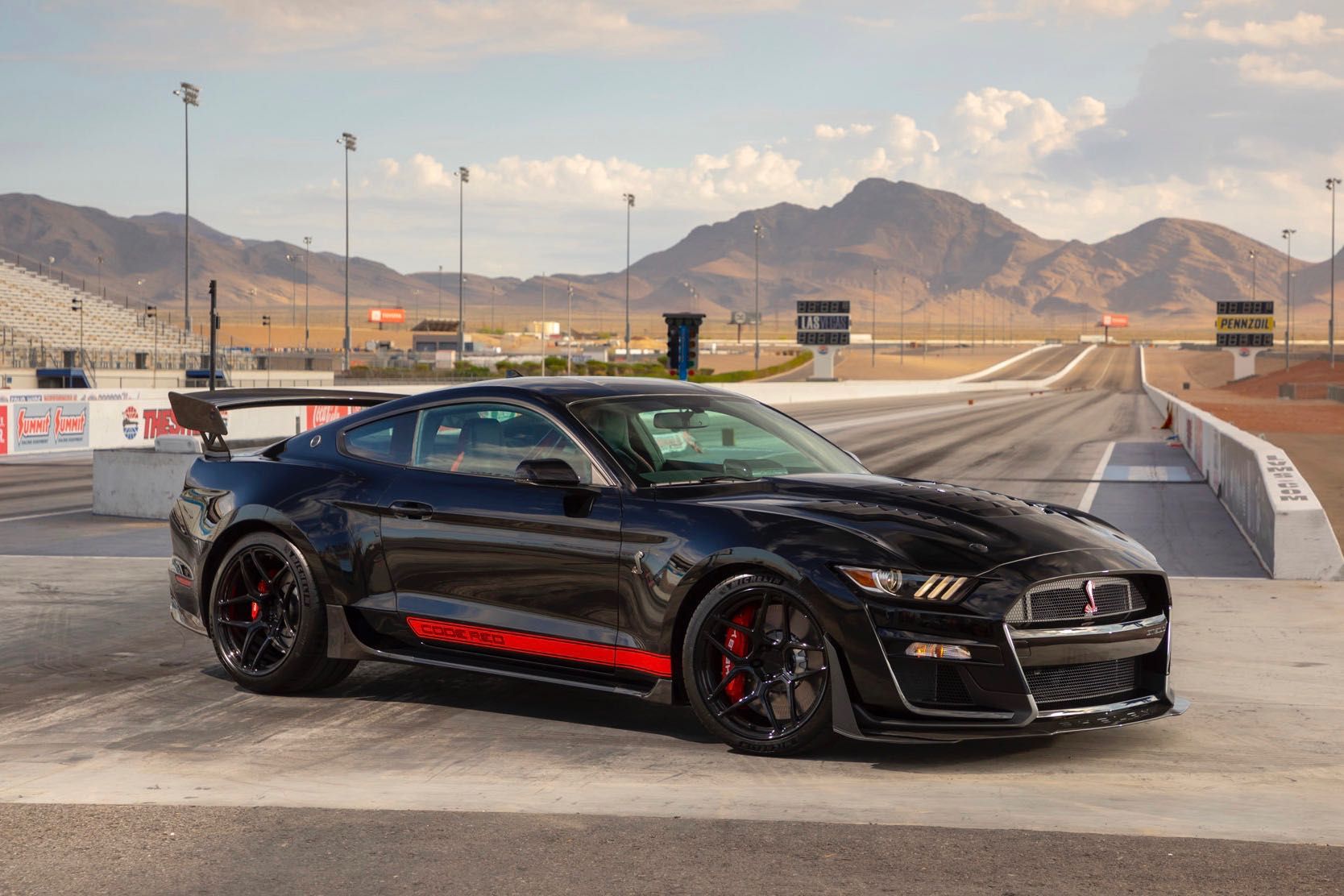 Shelby GT500 Code Red, vive la sua vita un quarto di miglio alla volta