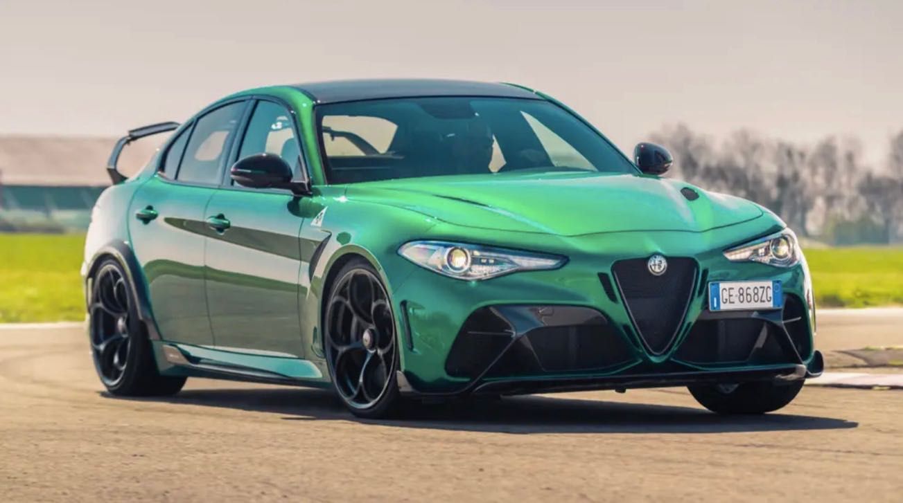 Alfa Romeo Giulia Quadrifoglio 2025 - dati, indiscrezioni e informazioni